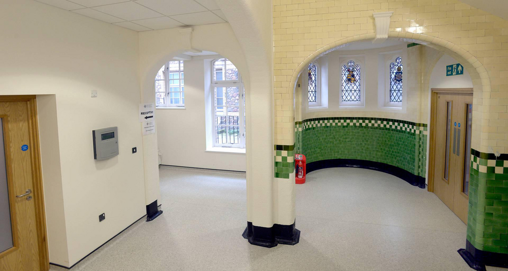 Haigla Cardiff Royal Infirmary - Siniat